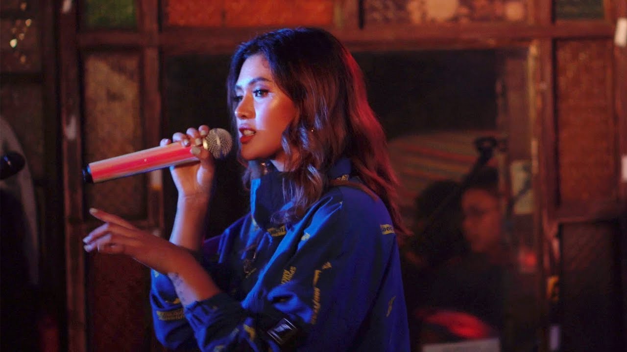 Lesha - Bite / Wished U Were Dead (Live at SaGuijo) - YouTube