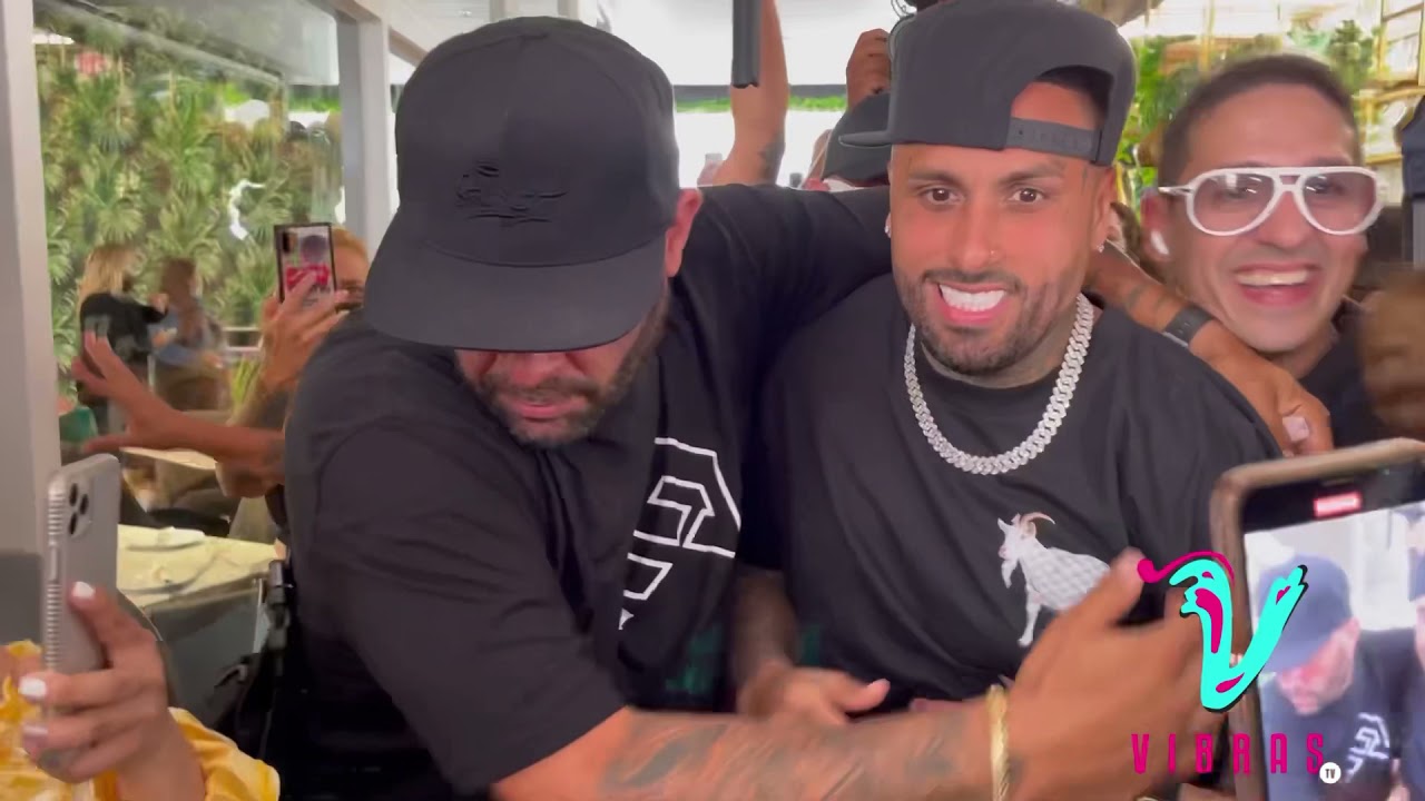 Nicky Jam Abre 'La Industria' Bakery y Cafe en Miami - YouTube