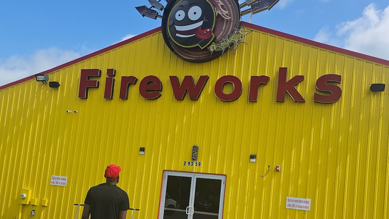 Rocket Fireworks in Missouri (Store Tour) Must Watch 🔥 #fireworks # ...