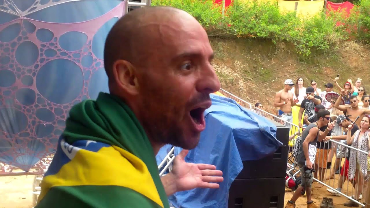 Claudinho Brasil - Brazilian Stage - São Carlos - SP - 28/11/15 - YouTube