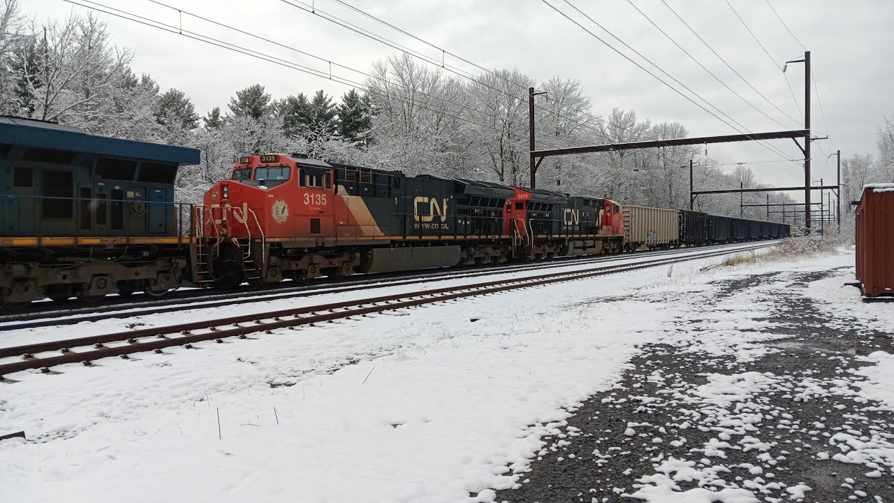 Canadian National Power On CSX Train In The Snow (And Septa) - YouTube