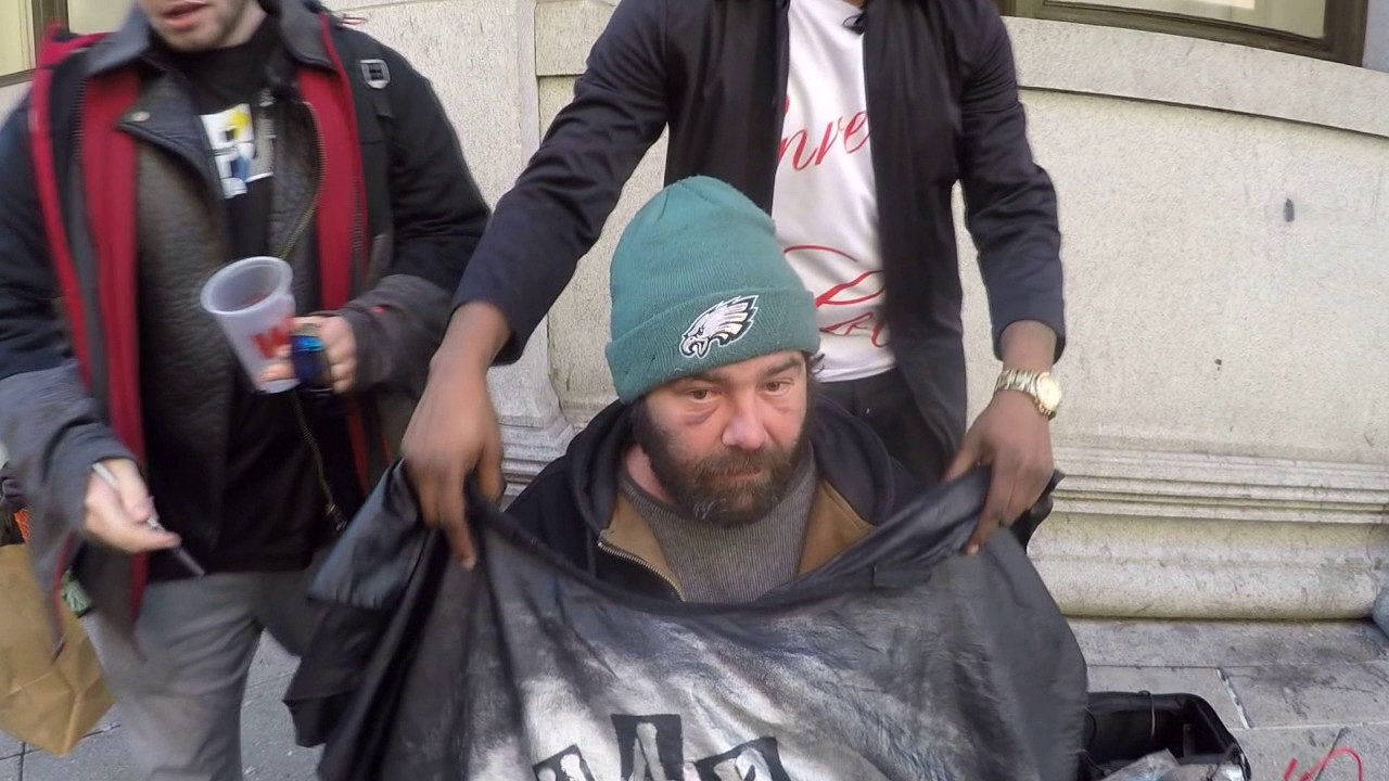Haircuts for the Homeless - YouTube