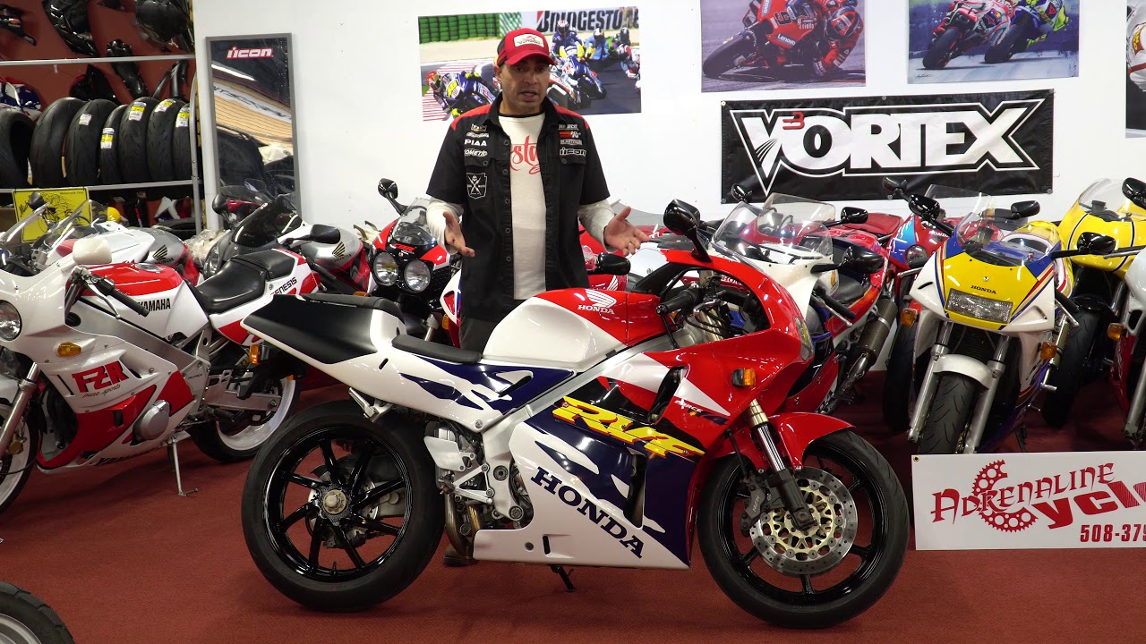NC35 RVF400 Review - YouTube