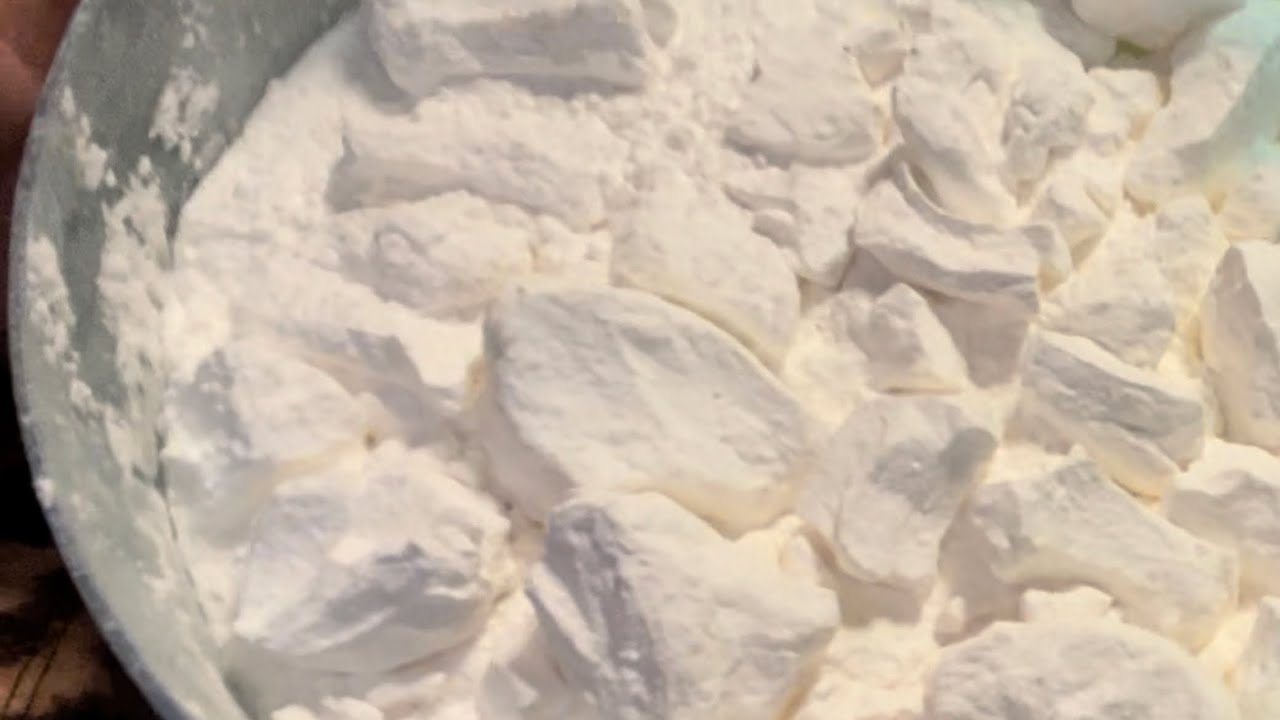 Can Baby Powder Chunks 😍 - YouTube