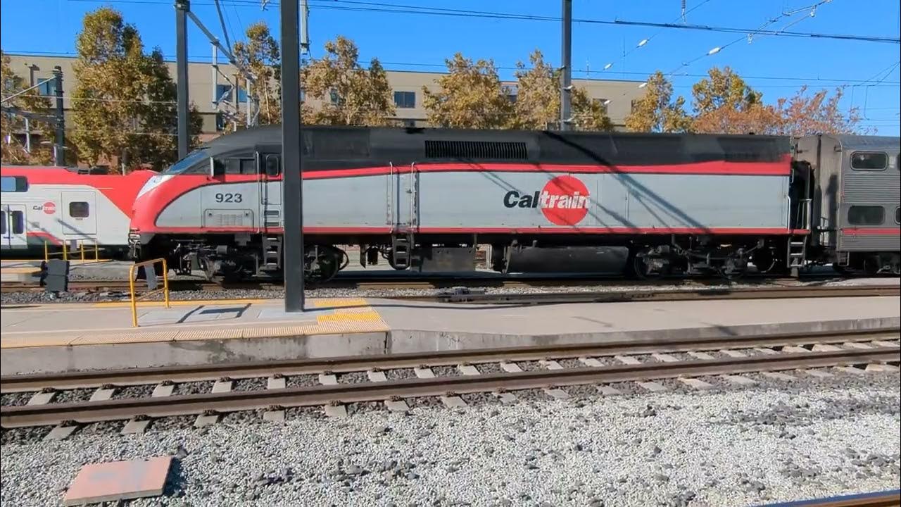 Caltrain Local 224 leads by 923 MP36PH-3C at San Jose Diridon Station 11/12/2023 #caltrain - YouTube