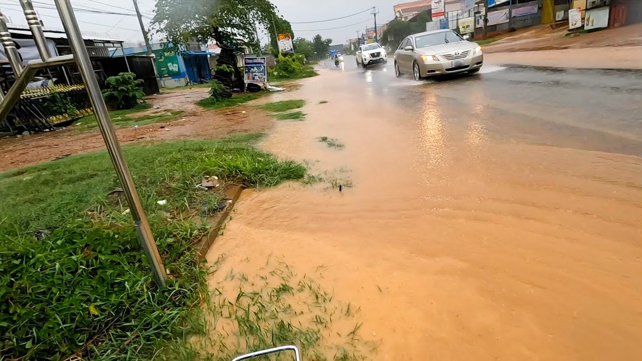 Getting Rid of The Rubbish And Unclogging Drain On Street - YouTube