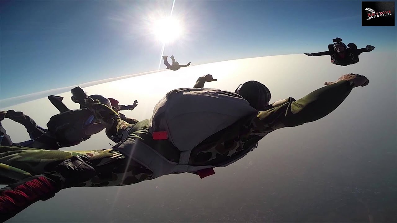 Skydive Indonesia 🇲🇨 Fun Jump with DKI skydiving team skydive Indonesia ...