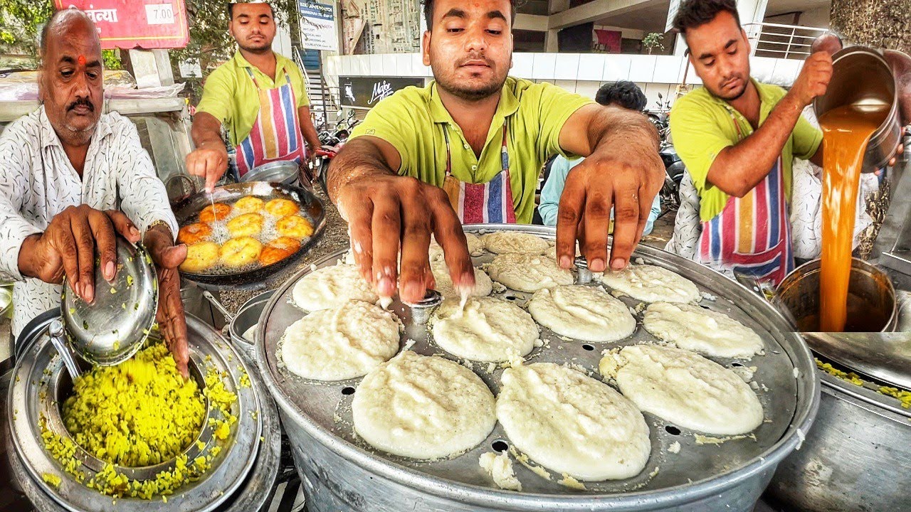 Kolhapur ka famous शिवन्या नाष्टा सेंटर खुलते ही VADA RASSA और Rassa ...