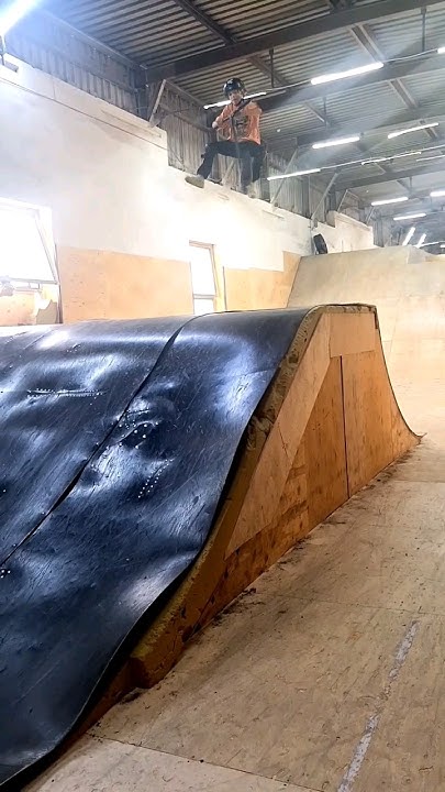 Трюки на самокате#фингервип#двафингера#scoot#scooter#skatepark# ...