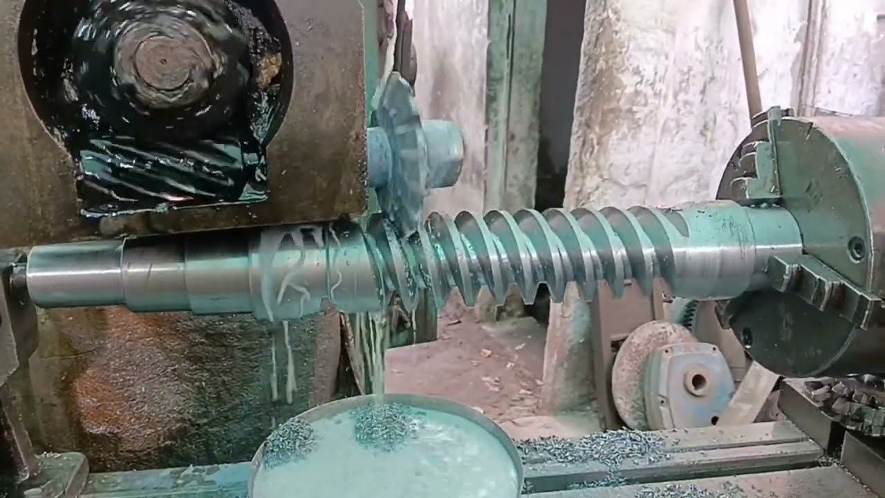 Worm shaft kese banate hai | how to make worm shaft | worm shaft ...