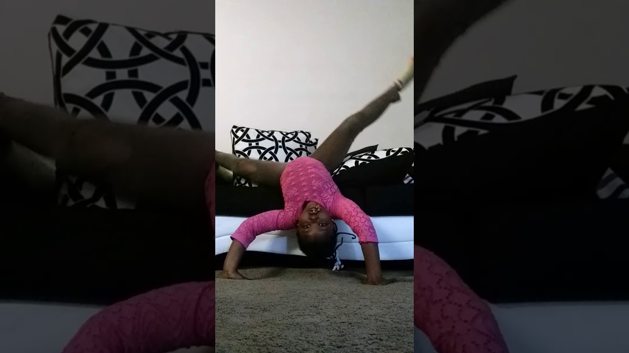 How to do a middle split - YouTube