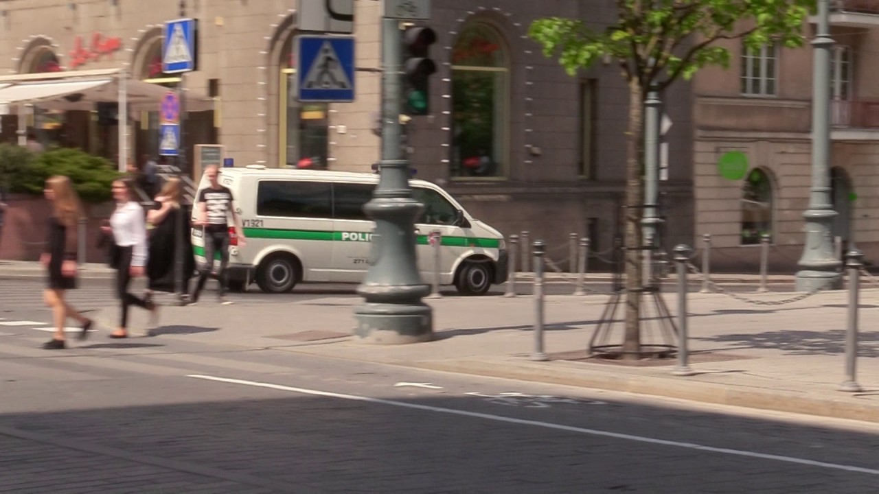 Police responding in Lithuania, Vilnius | Policija skuba - YouTube