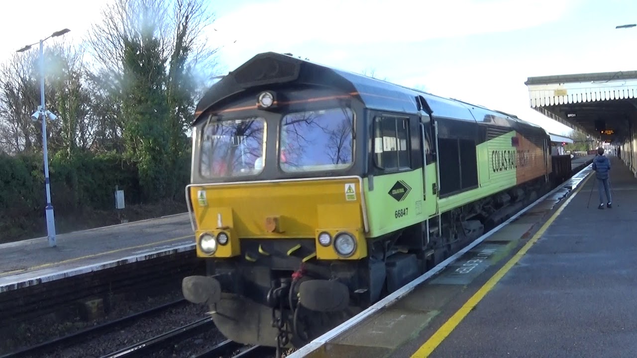 CLASS 66847 COLAS RAIL FREIGHT FLAT BED & BALLAST WAGONS THROUGH ...