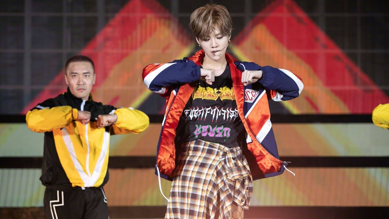 [FANCAM] 181006 LuHan 《Re:X》in Beijing - Football Gang - YouTube