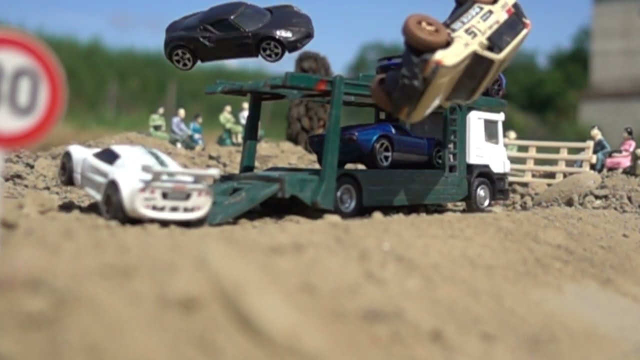 Hot Wheels Car Crash Montage #65 - YouTube