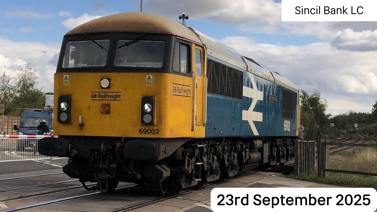 *Class 99 & Class 69* Sincil Bank Level Crossing (23/09/2025) ft ...