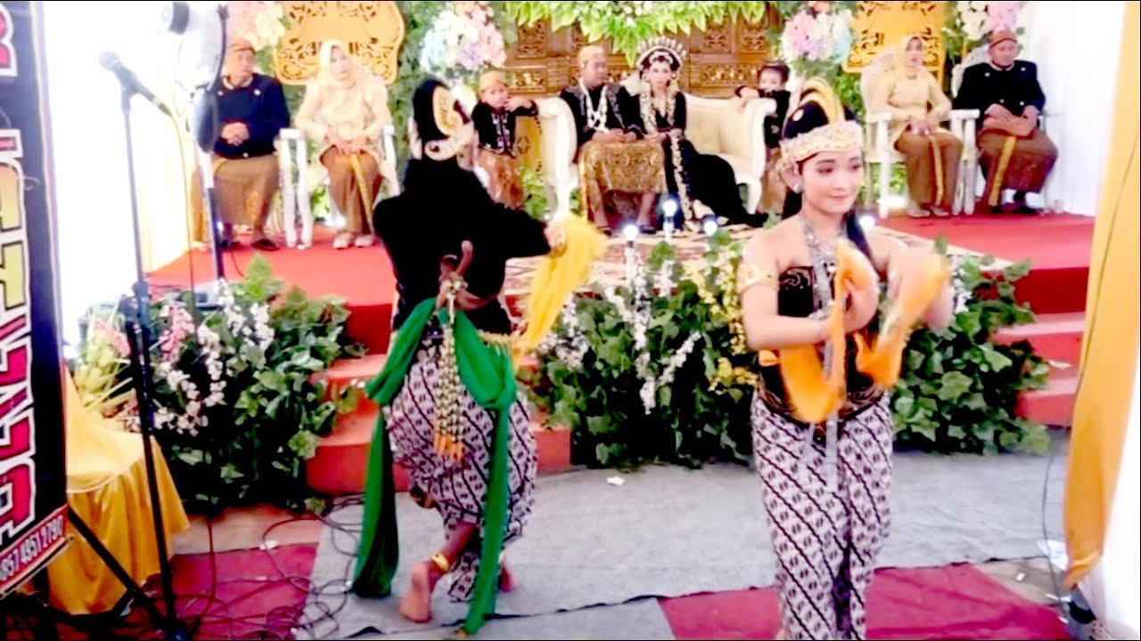 Tari rama & sinta cucuk lampah temu manten adat jawa - YouTube