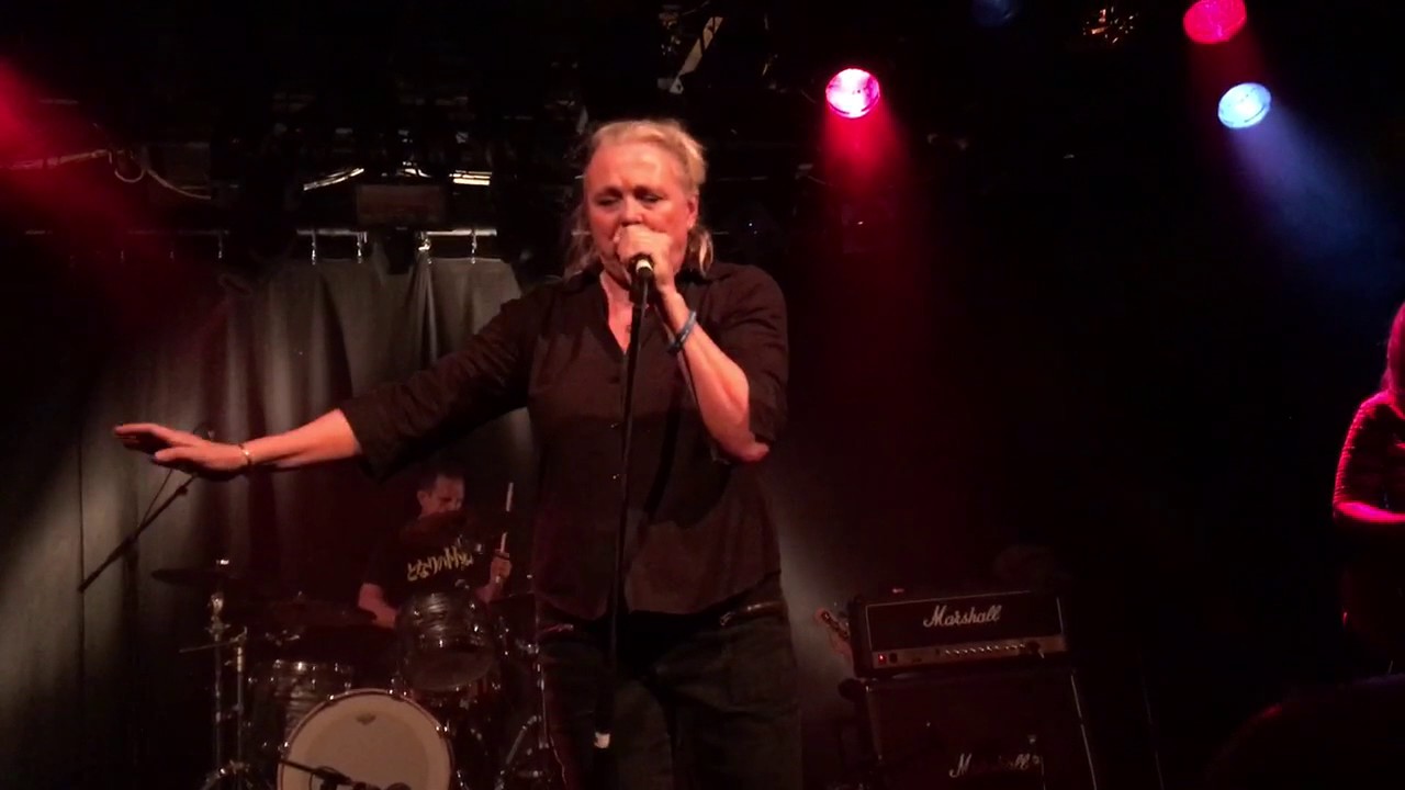 Merry - Magnapop, 11-2-2017, W2 Poppodium Den Bosch - YouTube