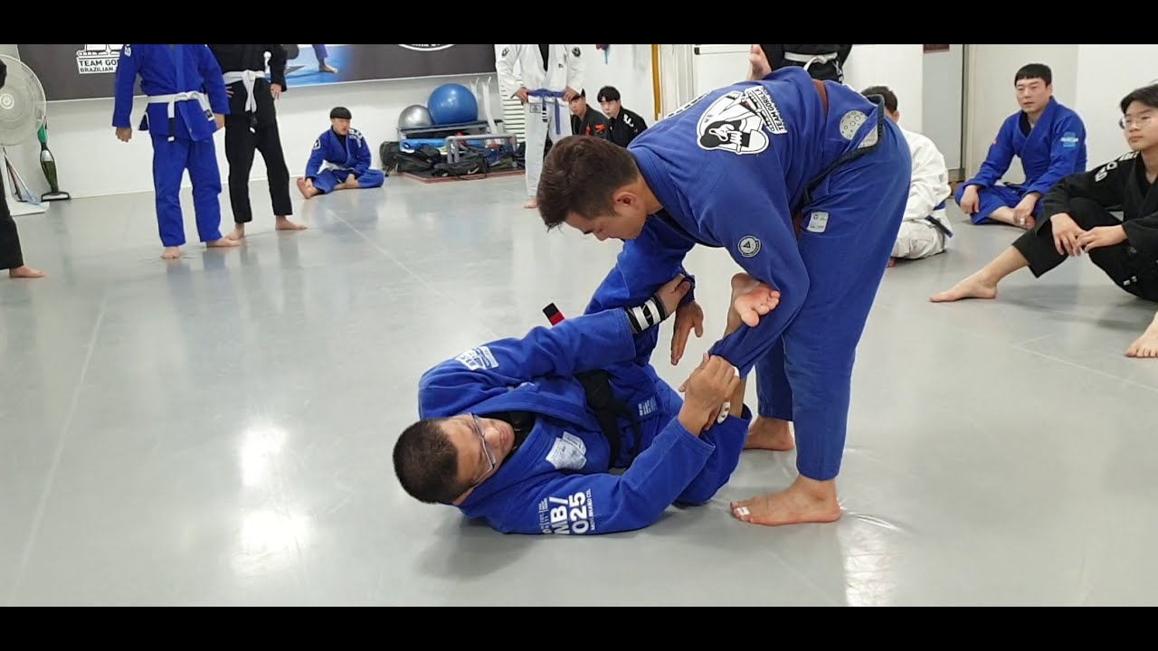 라쏘 스파이더가드 스윕 바리에이션 Lasso Spider Sweep Variation (기술도움 : 오희석) - YouTube