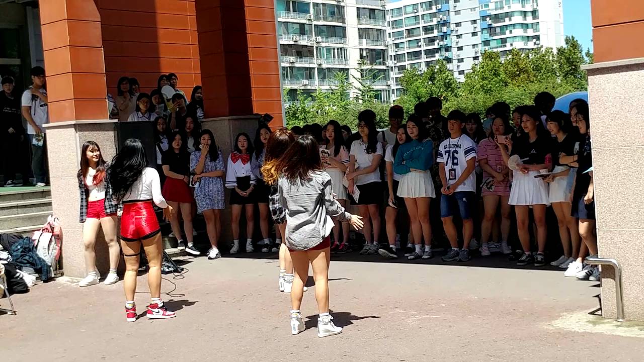 2016 청담고 댄스동아리 칼군무 Cheongdam High School in Seoul - YouTube