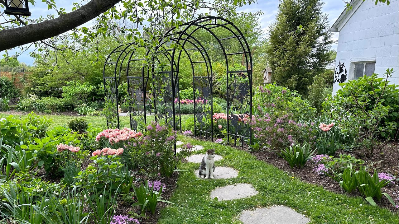 Spring Garden Tour of My Cottage Garden // Mid-April Flower Garden Tour ...