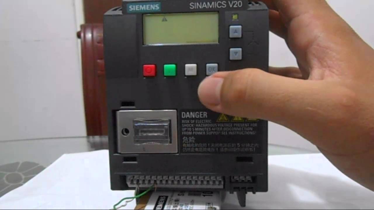 RESET VARIADOR SIEMENS SINAMIC V20 - YouTube