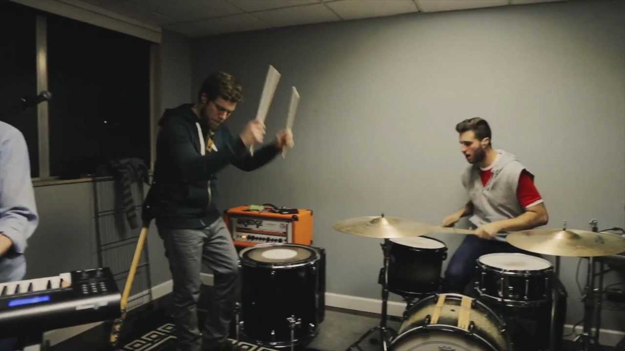 Kid Runner - Flash Fashion Intro - Spacejam Session l - YouTube Music