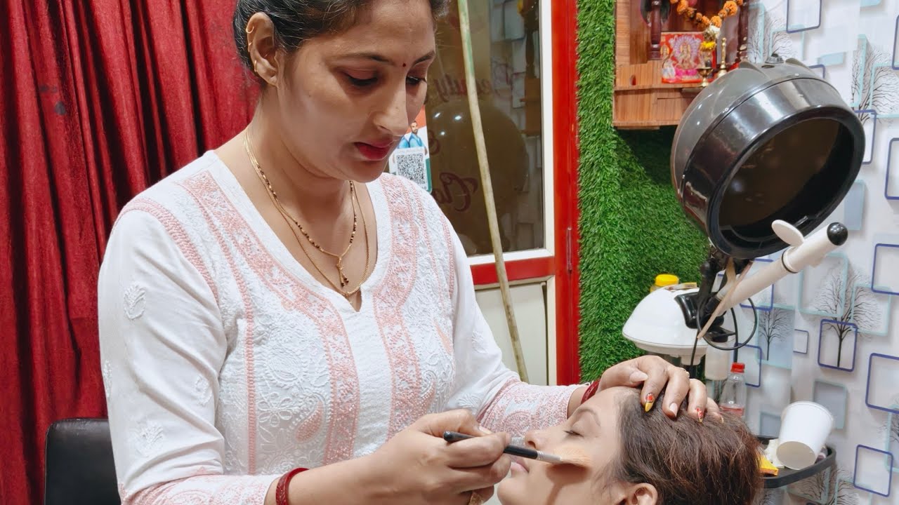 Ruby Singh is live!#makeup #facewax #मैं बिजी हूं मेकअप में और श्रेया करें फेस वैक्सिंग - YouTube