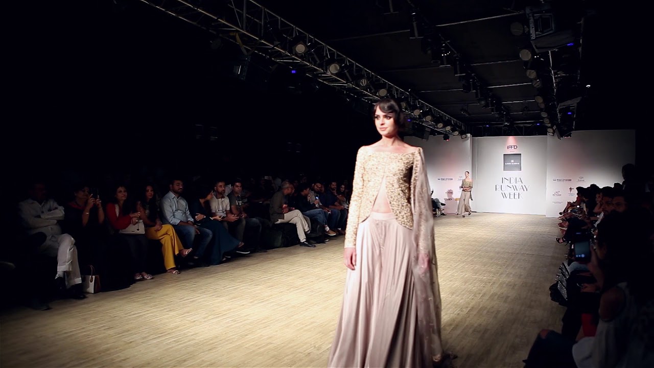 Indian Runway Week | Designer Kavita Agarwal | Shreya Saran Show ...