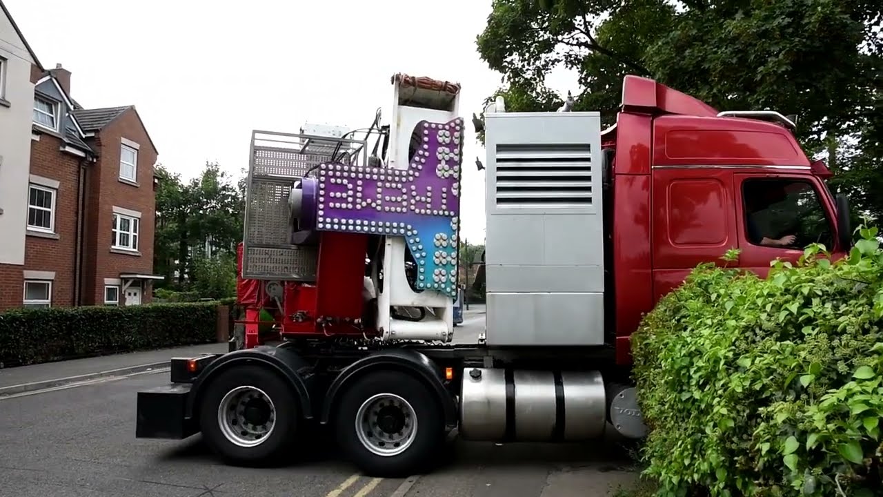 Rushden Feast Fair Pull On 2022 - YouTube