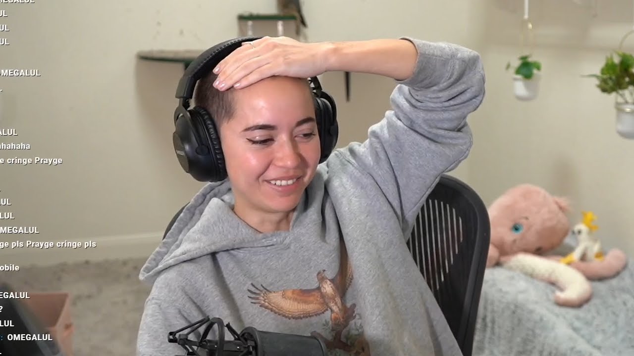 Maya talks to viewers LIVE on stream... - YouTube