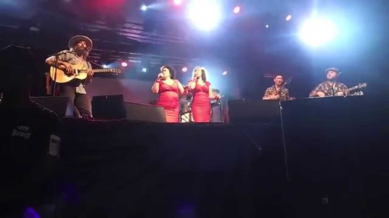 Donavon Frankenreiter with Jake Shimabukuro and the Bull Sisters at ...