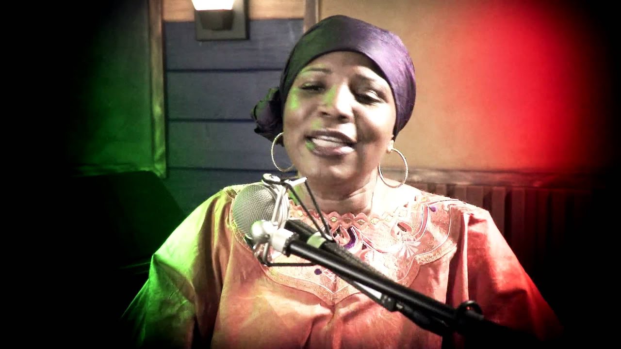 Danielle Thermidor "Haiti ne pleure plus" - YouTube