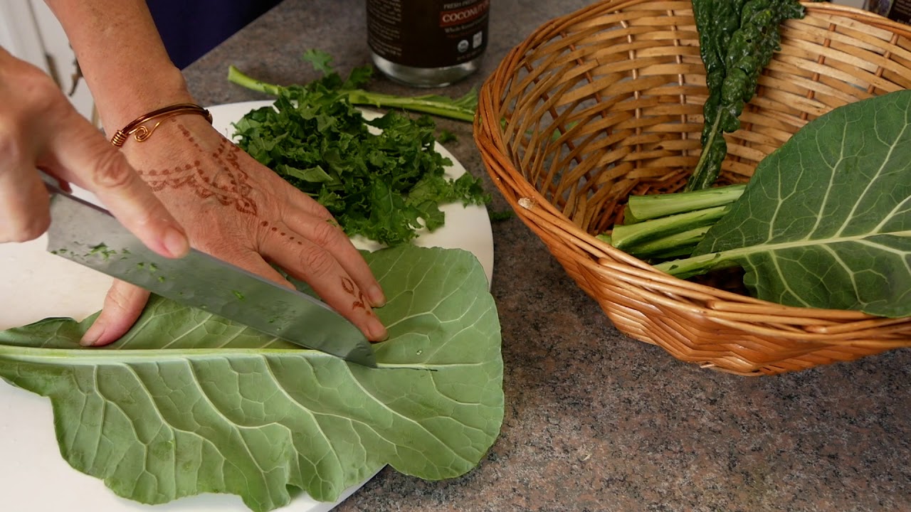 How to Cut Kale and Collards - YouTube
