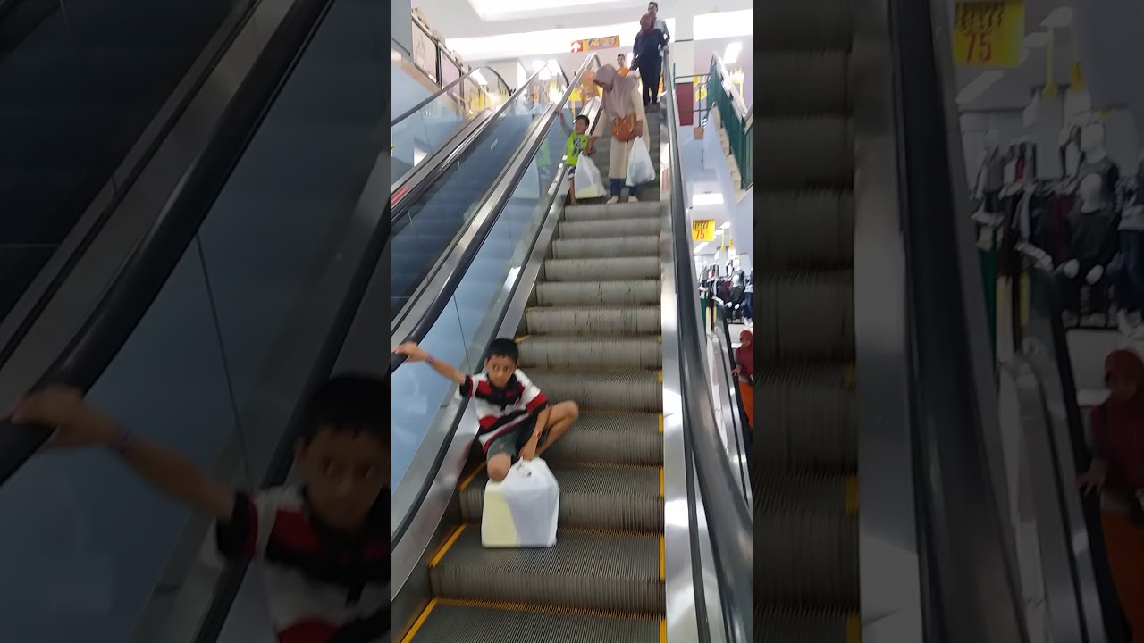 Ramayana kudus mall.mall kudus - YouTube