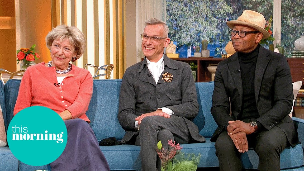 The Antiques Roadshow Experts on the Show's 45 Year Reign | This ...