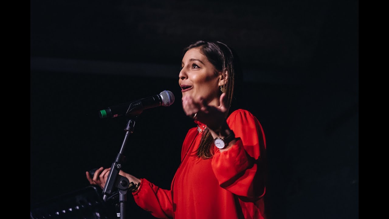 Realsatire Reporter Slam: Cosima Gill - YouTube