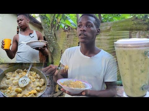 Jamaican🇯🇲 pakasa aka all in one cook with June plum juice an salt fish w Friend on the trainline🥘🥘