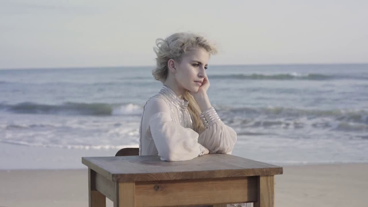 Douglas Polska - "Forward Beauty" - YouTube