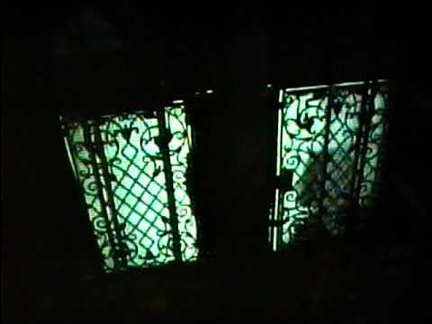 Ray Bradbury Theatre - Volume 2 - The Crowd [intro][6-5-86][816V] - YouTube