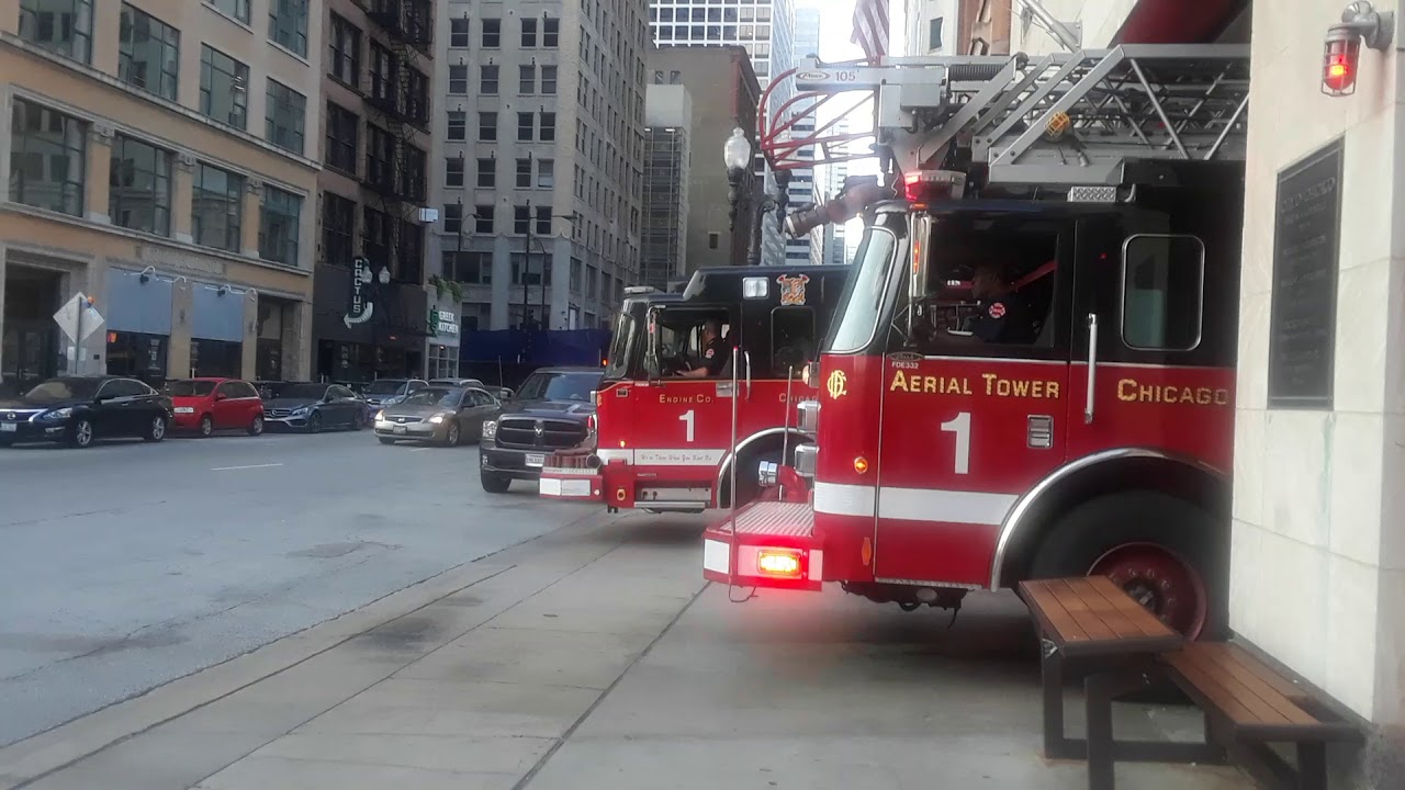 Chicago Fire Department Engine 1 And Aerial Tower 1 Responding - YouTube