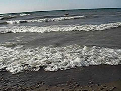 Prijon Cyclone - kayak Surfing Lake Erie 9/17/2008 - YouTube