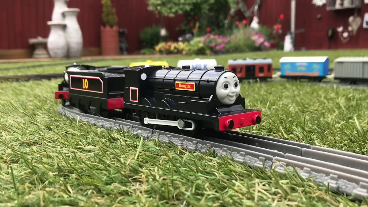 Tomy Donald and Douglas Showcase Run - YouTube
