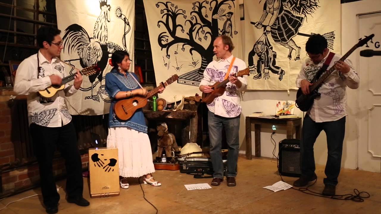 La Tarima - Cafe Con Pan - YouTube