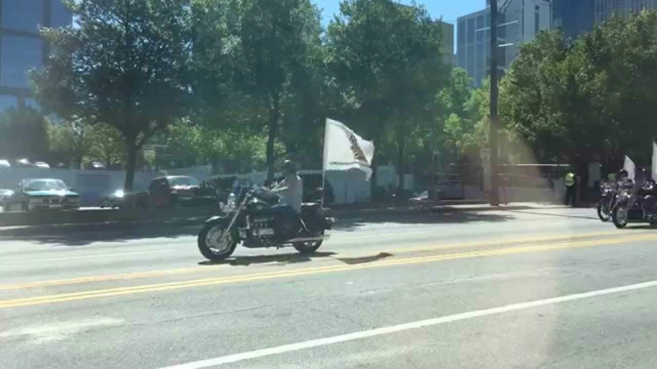 Huge motorcycle procession in Atlanta - YouTube
