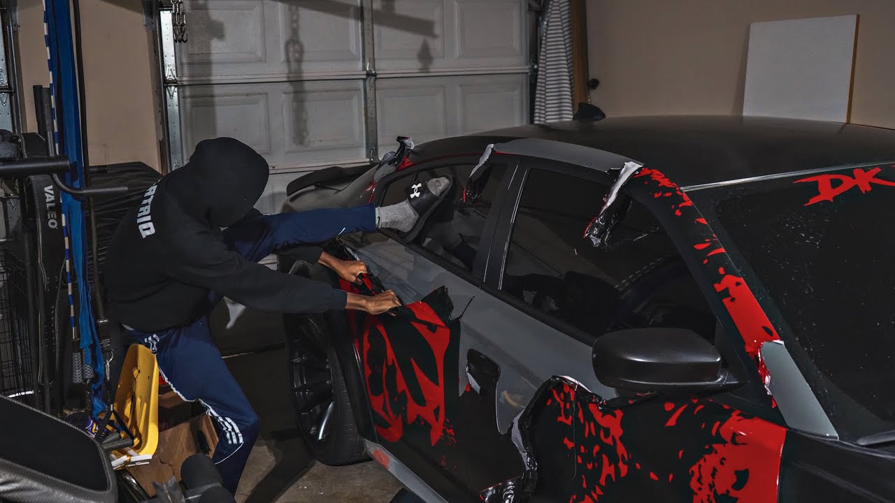 SRTRIQ UNWRAPS HIS 1000HP HELLCAT - YouTube