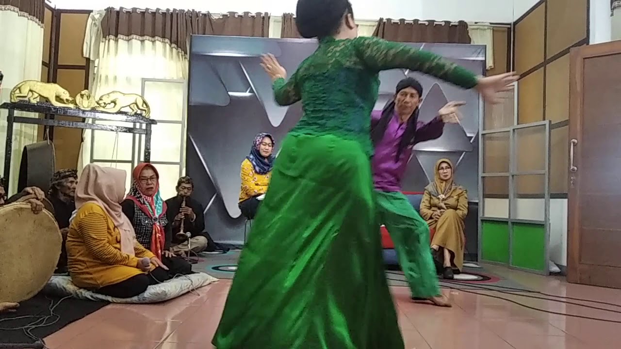 IBINGAN DAHSYAT SENI GEMBYUNG - YouTube