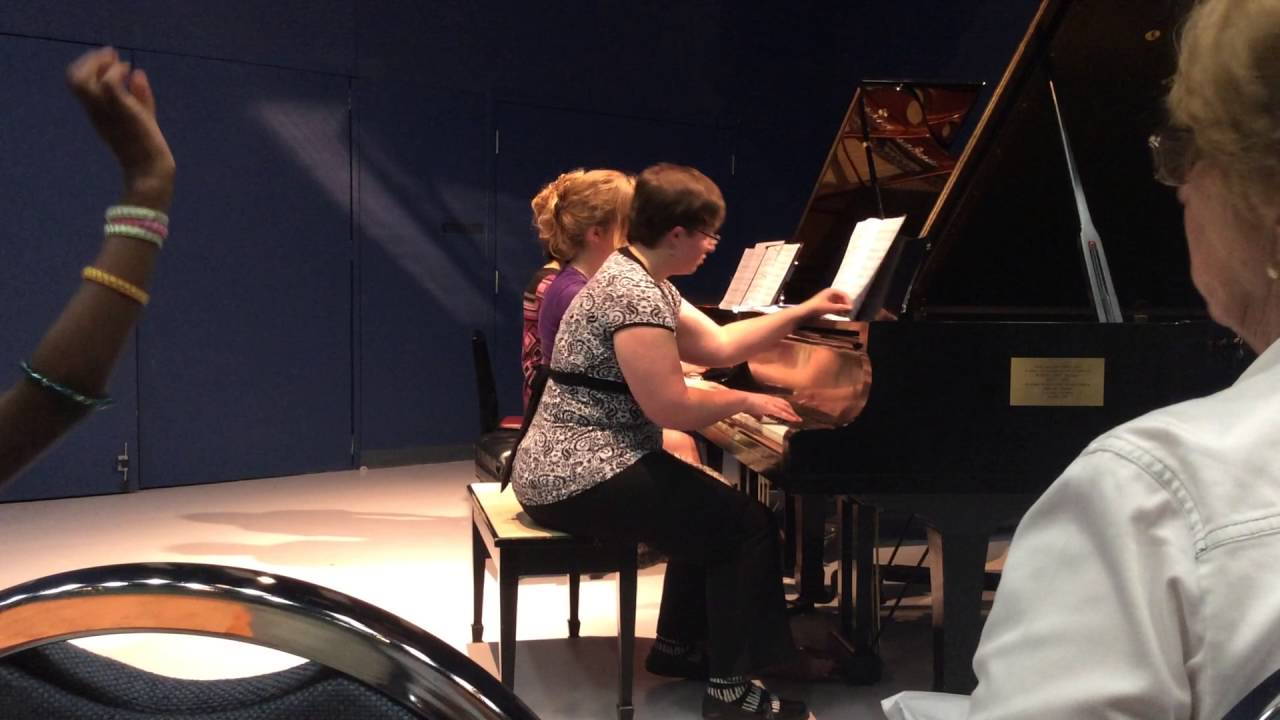 Eight Hands, two Pianos, Don't Stop Believing - YouTube