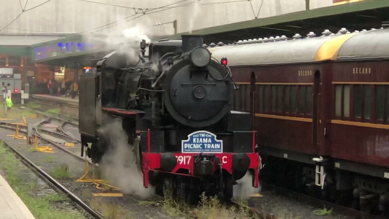 Steam locomotive 5917 at Central - YouTube