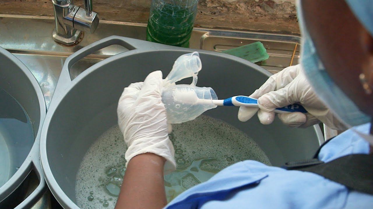 Cleaning Resuscitation Equipment (French) - Newborn Care Series - YouTube